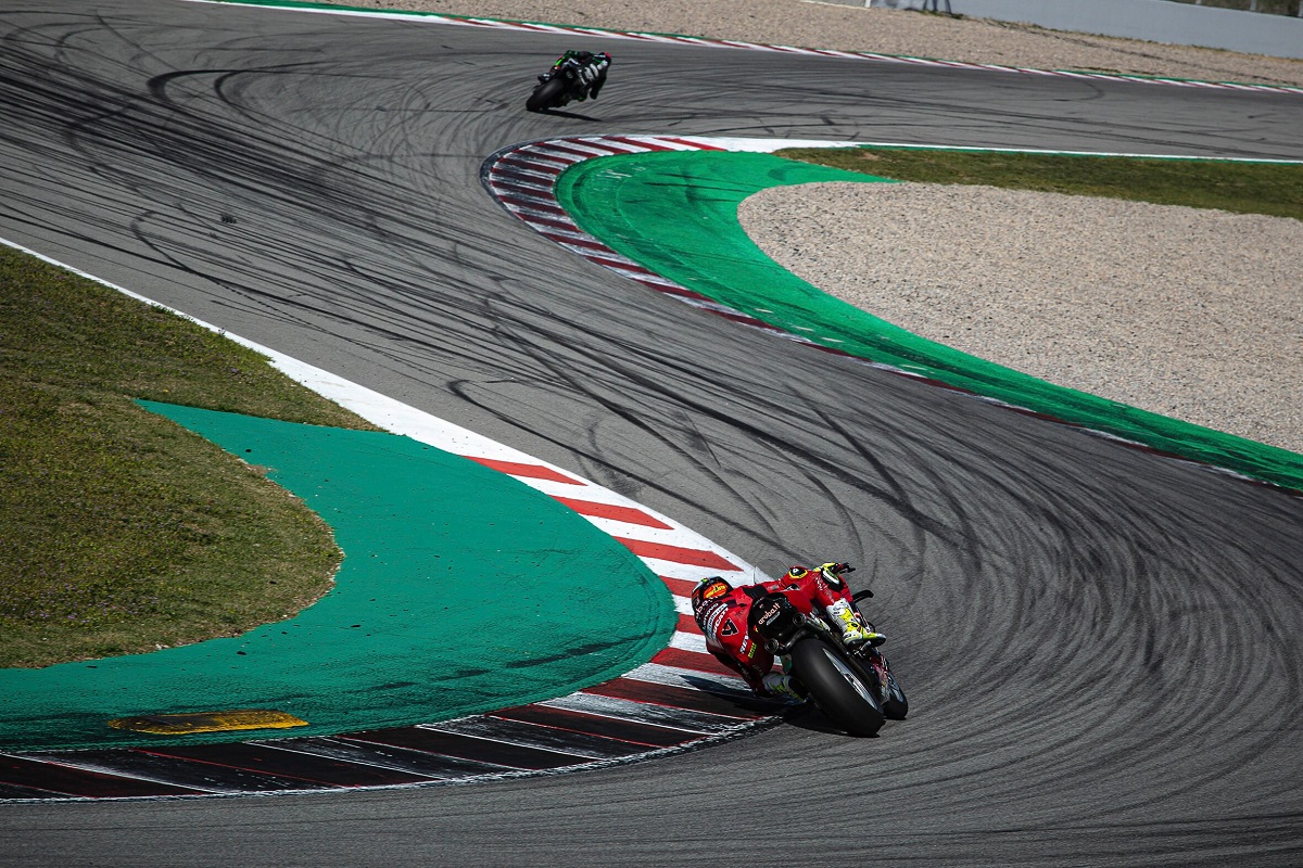 SBK | Barcelona GP FP1: Rinaldi immediately on top, Rea in the wake