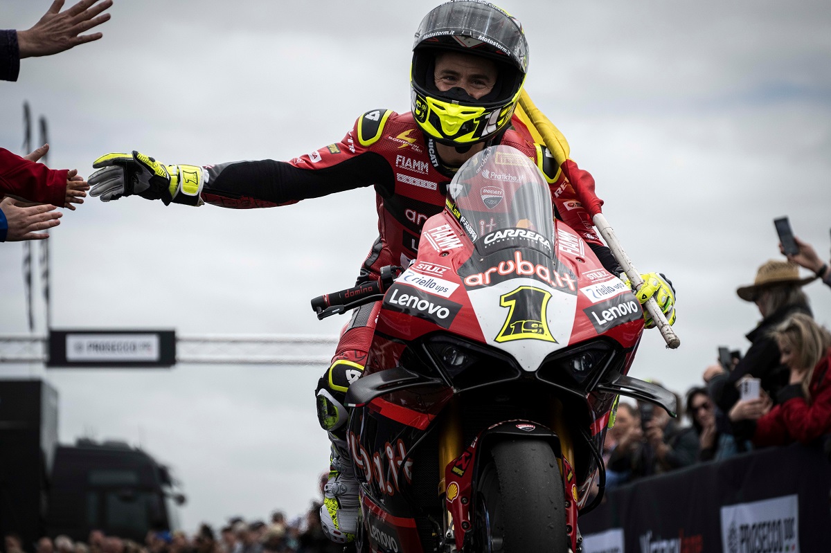 SBK | Gp Donington Gara 2, Bautista: “Se mi avessero detto che avrei vinto due volte qui non ci ...