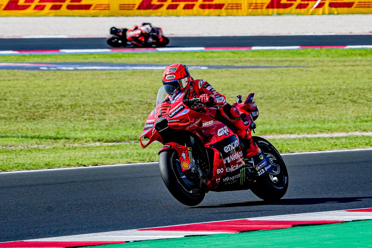 MotoGP | Gp Misano Gara: Marquez “piega” Bezzecchi, Bagnaia a terra